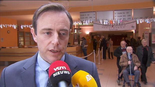 Bart De Wever: 'Niemand wil met een kannibaal aan tafel zitten' Bart De Wever: 'Niemand wil met een kannibaal aan tafel zitten'