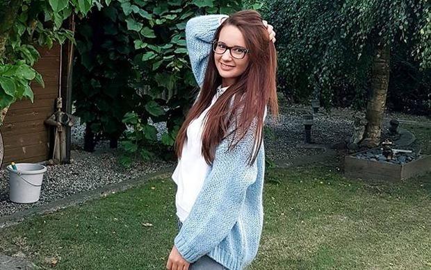 Sarah Claeys (24) sterft na klap tegen boom in Houthulst - KW.be