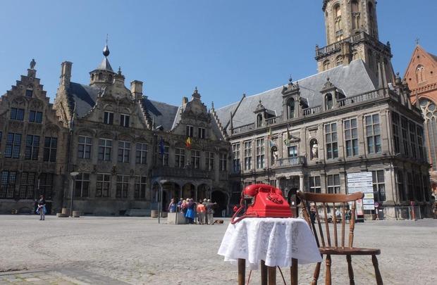 Rode telefoon van Iedereen Beroemd rinkelde in Veurne - KW.be