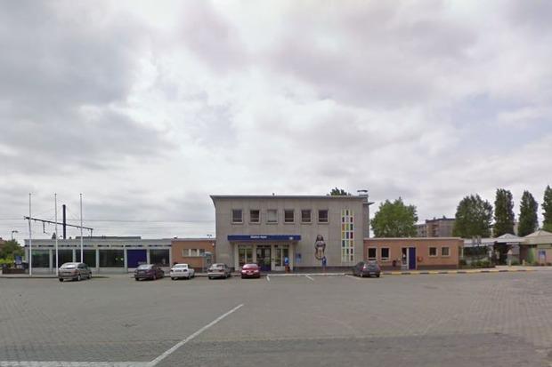 Man troggelde mensen geld af aan station Ieper - KW.be