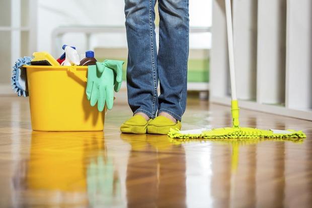 Poetsvrouw krijgt celstraf met uitstel voor bestelen van haar ...
