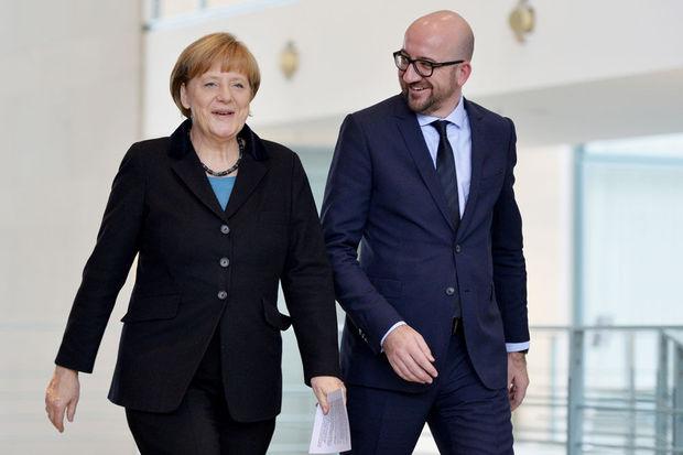 Charles Michel stelt Angela Merkel gerust over stabiliteit België