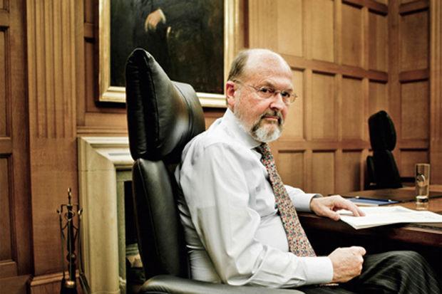 Luc Coene: 'Moeten we de spaarder nog fiscale voordelen geven?'