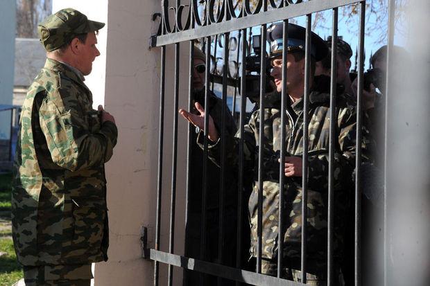 Crimée : la base ukrainienne de Feodossia prise d'assaut par les Russes