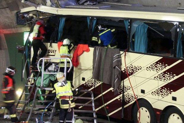 Accident de Sierre: les parents des victimes vont procéder à une ...