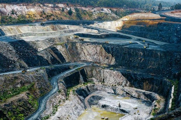 Métaux rares : pourquoi le monde sent le soufre