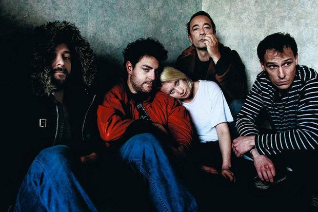 Voor een debuut als dat van Reena Riot plegen we nét geen moord