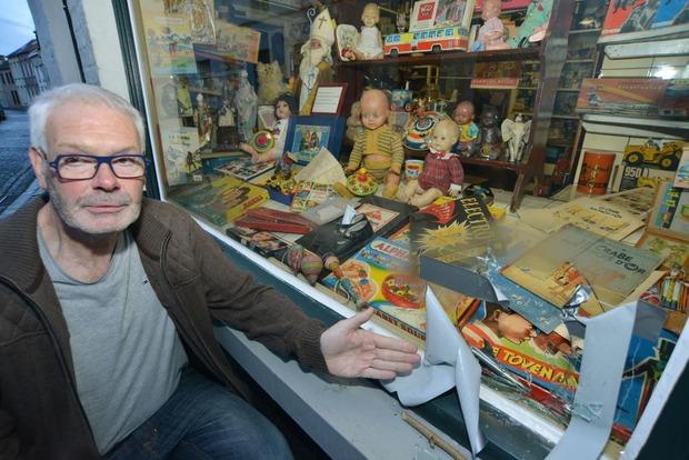 Dieven stelen antiek speelgoed uit Brugs winkeltje - KW.be