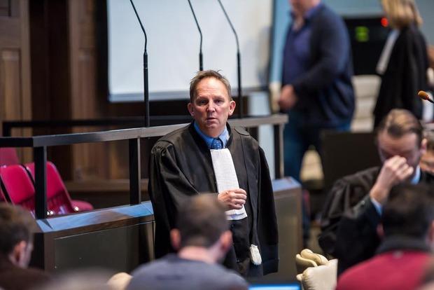 Johan Platteau stelt zich vragen over verschillende versies getuigen ...