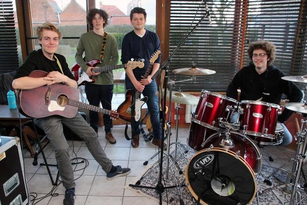 Mooneye stelt eerste EP voor: "We willen ons aan de buitenwereld laten ...