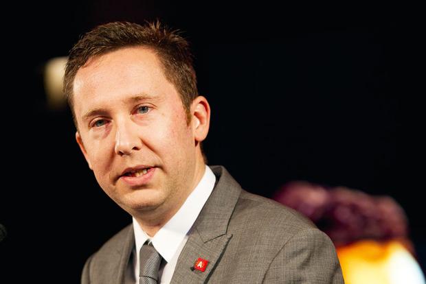 Ex-kabinetschef De Wever eist 100.000 euro van nieuwssite Apache