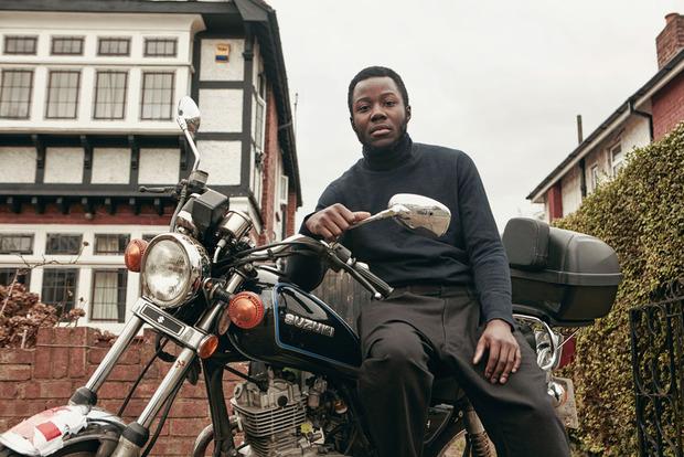 Who the hell is Sam Renascent, die ene Belg op de school van Freddie ...