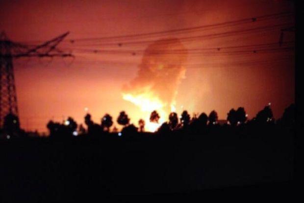 Gigantische explosie bij Shell in Moerdijk (Nederland)