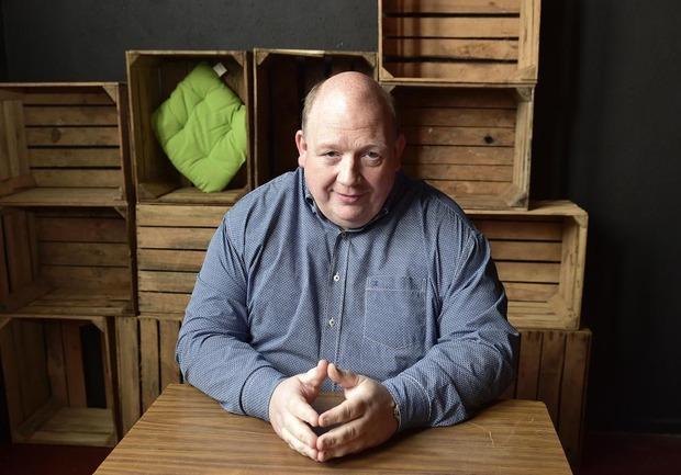 Bart Claeys trekt opnieuw op toer langs de theaters - KW.be