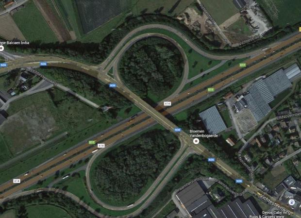 Vier dagen van werken op til aan op- en afrittencomplex E17 in Deerlijk ... Vier dagen van werken op til aan op- en afrittencomplex E17 in Deerlijk ...