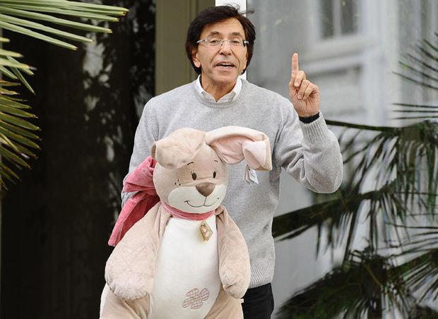 Elio Di Rupo et le mystère du lapin rose