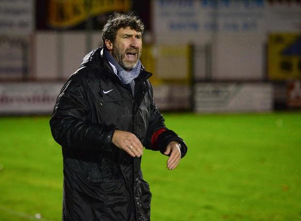 Franky Dekenne blijft ook volgend seizoen trainer van OMS Ingelmunster ...