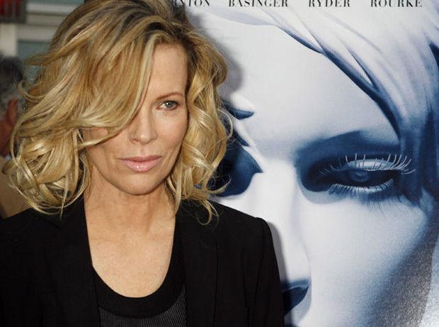 Kim Basinger tekent modellencontract op haar zestigste