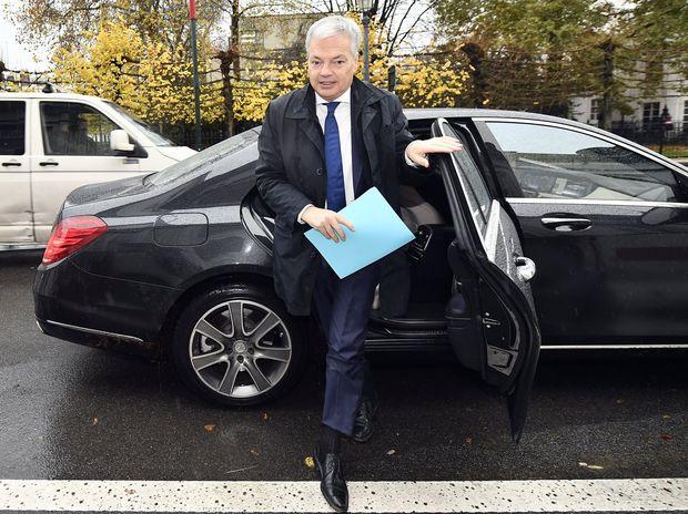 Aucun contact à aucun moment, avec qui que ce soit, sur aucun élément ...