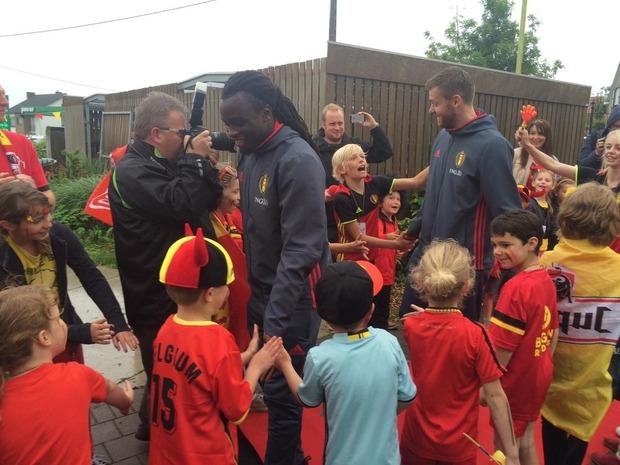 Rode Duivel Nicolas Lombaerts wint wedstrijdje in Freinetschool Tielt ...