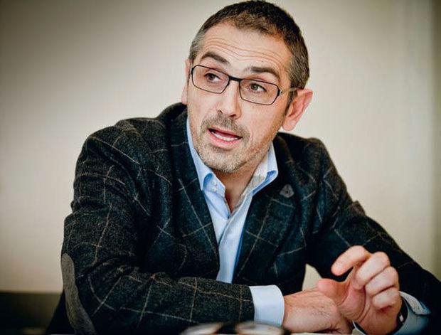 Michel Maus: 'Bestaansreden van KBC komt ter discussie' - Trends Kanaal Z