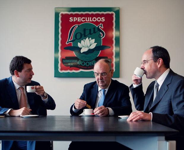 Matthieu Boone geeft Lotus Bakeries door aan Jan Boone en Jan Vander ...