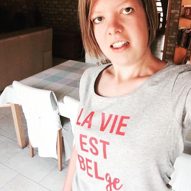Lisa Veramme uit Lo-Reninge supportert in zelfontworpen T-shirt voor ...