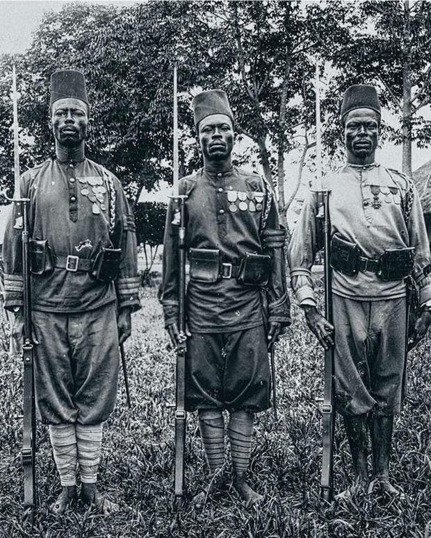 NOUVEAU DÉPART POUR LE CONGO BELGE