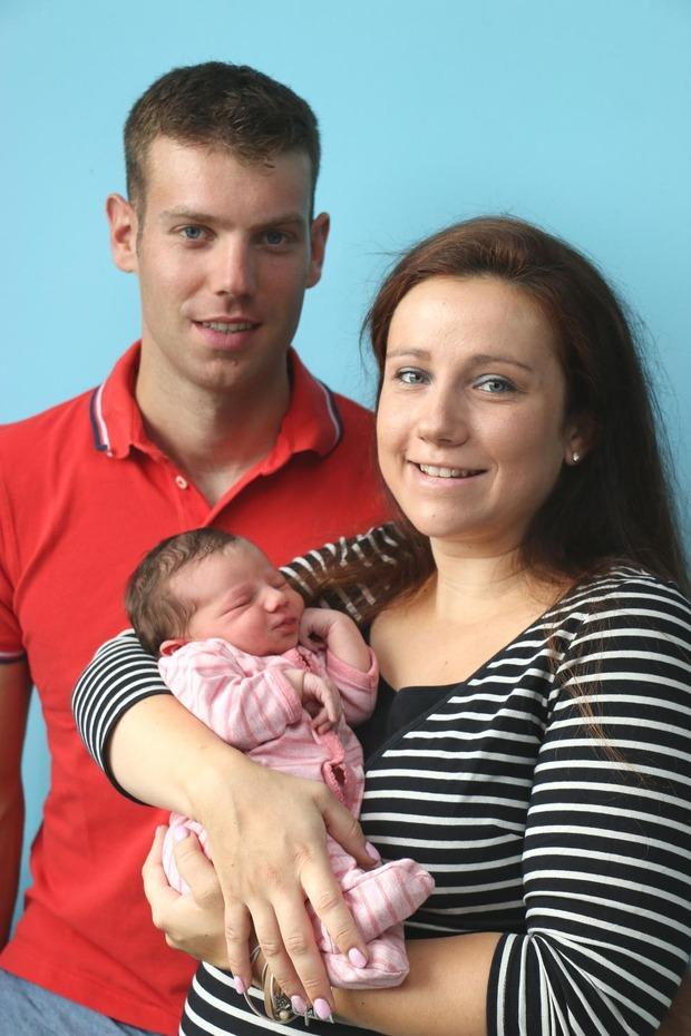 Angela en Enzo verwelkomen Olivia - KW.be