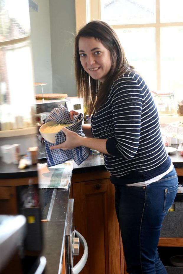 Sarah Slos uit Vichte geeft pizza gezonde twist met bloemkoolbodem - KW.be