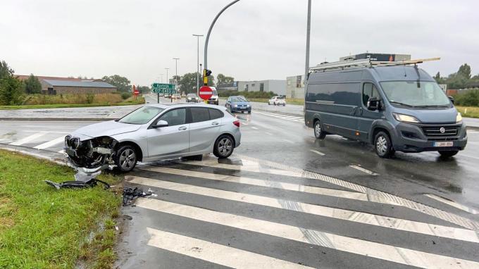 Opnieuw ongeval met blikschade op berucht kruispunt - KW.be