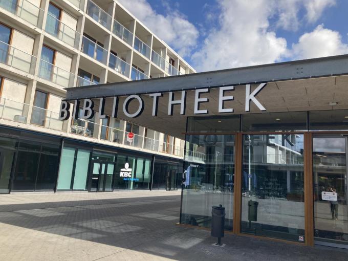 Voorlezen XL in de bibliotheek van Waregem - KW.be