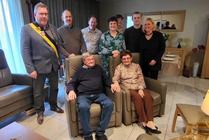 Roos (69) en Luc (72) uit Ieper vieren gouden jubileum - KW.be