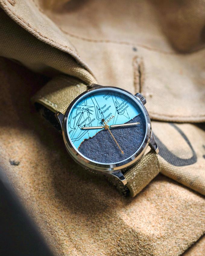 Col&McArthur, les montres belges qui racontent l’Histoire : de Johnny à ...