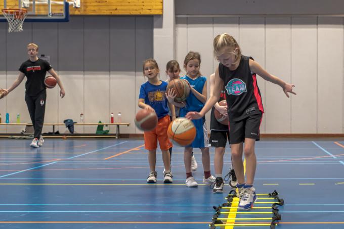 Kortrijk lanceert ‘Middagkansen’ op basisscholen: “Kinderen laten ...