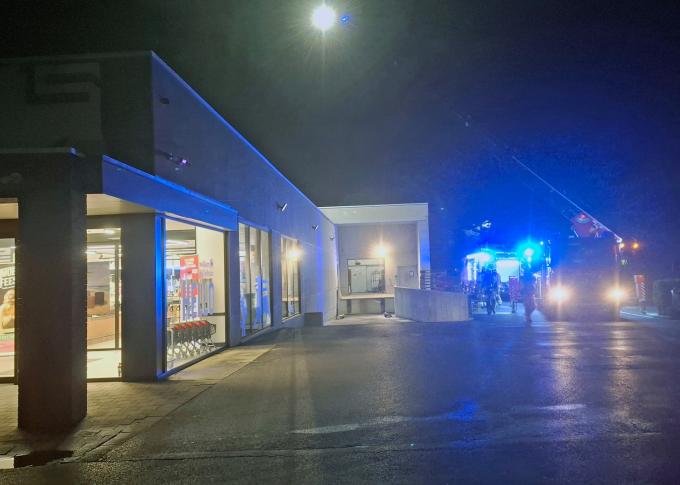 Brand bij Delhaize in Zwevegem blijkt vergeten kookpan - KW.be