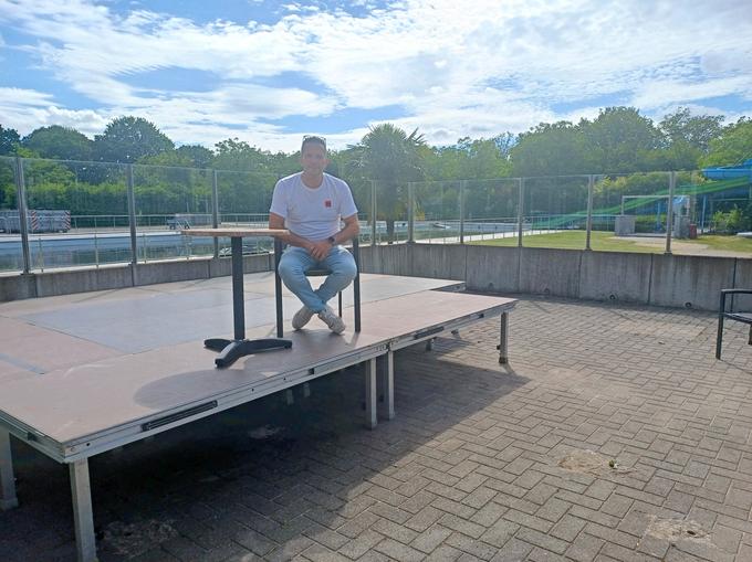 Sportkaffee De Krekel met eerste van 11 Dulle Dunderdagen in Izegem ...