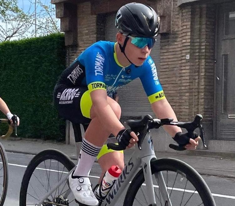 Jong wielertalent Liam (13) aangereden door vrachtwagen voor ogen van ...