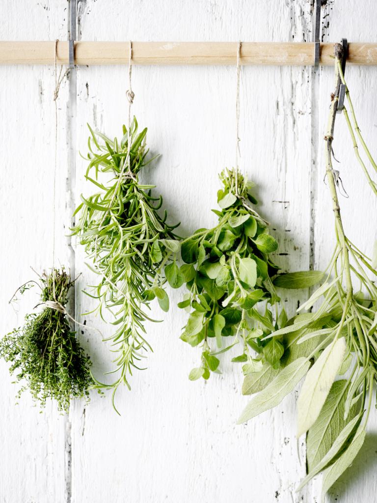 Dit is de beste manier om kruiden te bewaren - Libelle Lekker