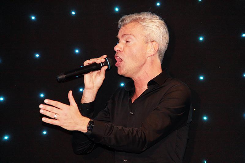 Herbert Verhaeghe brengt op 1 april (!) ‘Vandaag is ons moment’ uit - KW.be