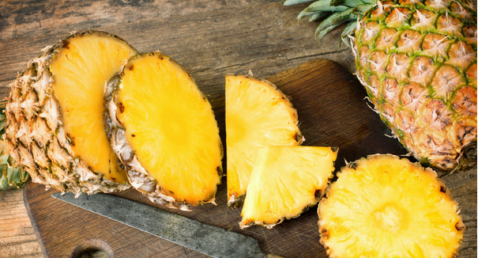 Aha: daarom prikt verse ananas zo in je mond - Libelle Lekker