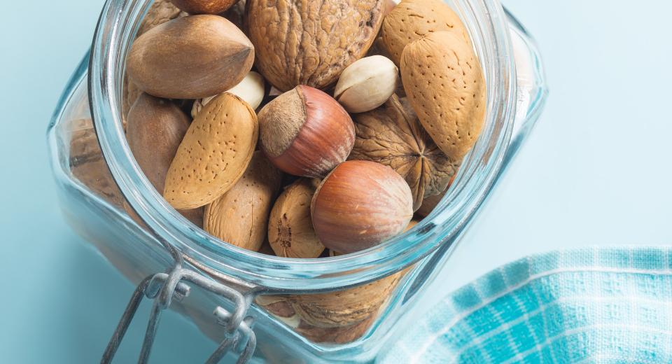 Hoeveel noten mag je per dag eten? - Libelle Lekker