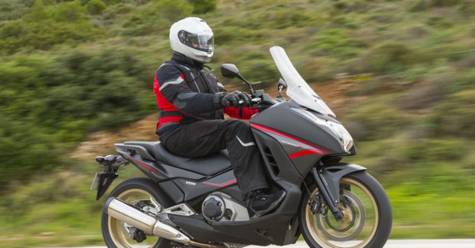 Honda peaufine ses motos automatiques