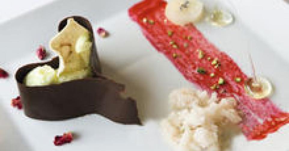 Hart van chocolade met appel en peer