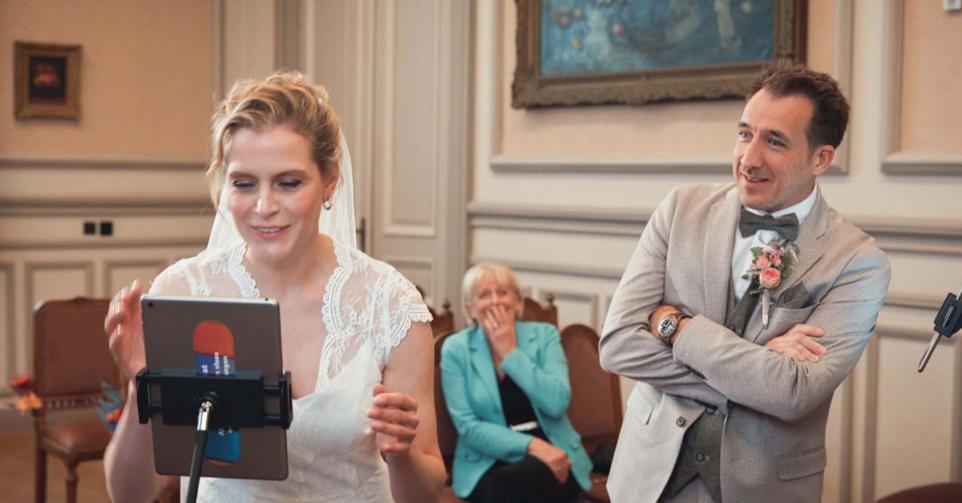 Ze Zeggen Dat | Dina en Andy trouwen met AI-lief - Flair
