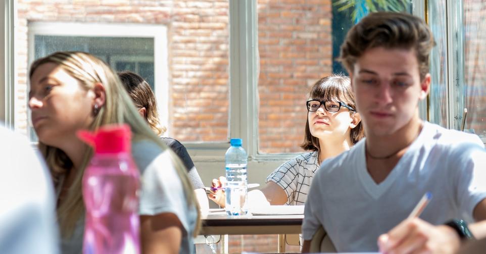 Hittegolf in het onderwijs: ‘In de klas mag het niet kouder dan 18 of ...